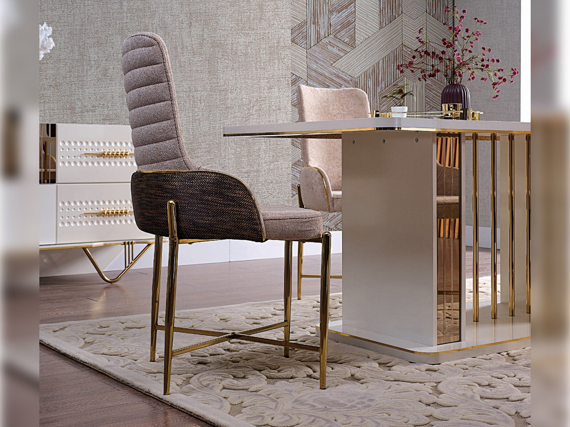 Valence Diningroom Chair