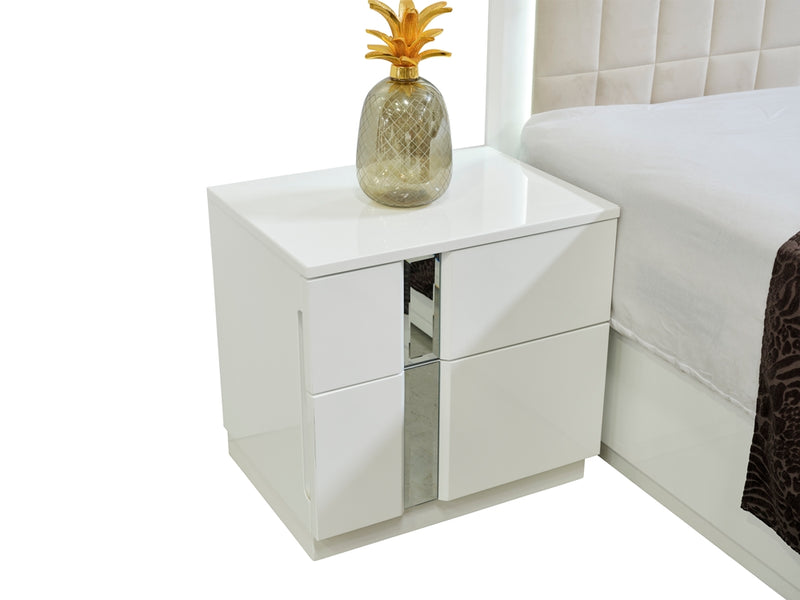 Sienna Bedroom (Queen Frame With Headboard & Dresser With Mirror & 2 N